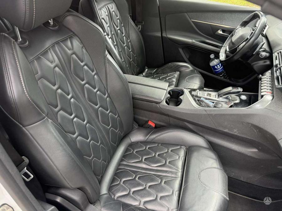 White Peugeot 5008 2020 in Taurage, with an engine capacity of 1.50 L and mileage of 178 thousand km for 12900 €, photo 16 on AUTOMOTO.COM.LV