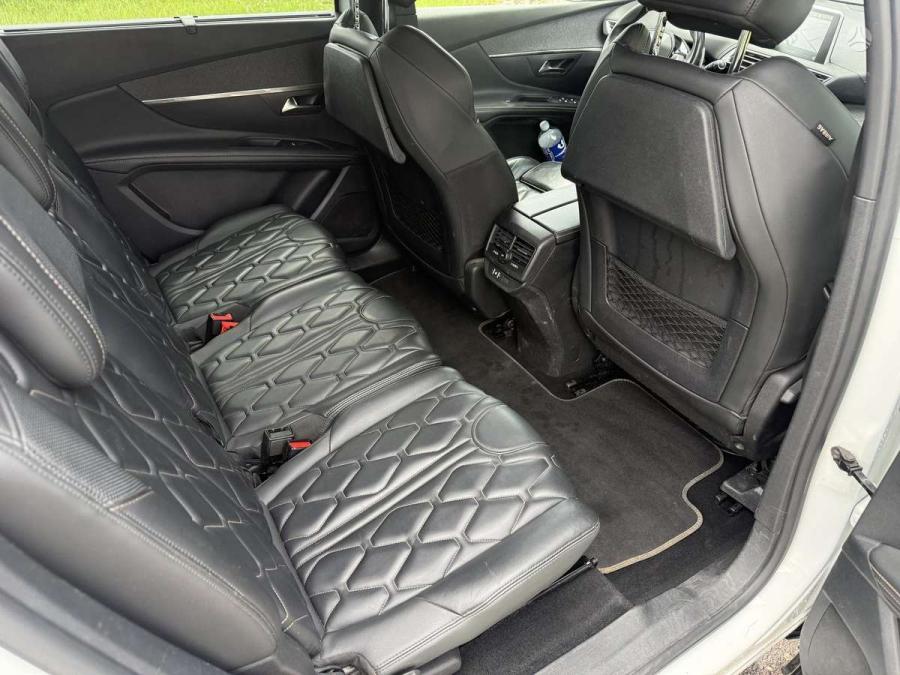 White Peugeot 5008 2020 in Taurage, with an engine capacity of 1.50 L and mileage of 178 thousand km for 12900 €, photo 17 on AUTOMOTO.COM.LV