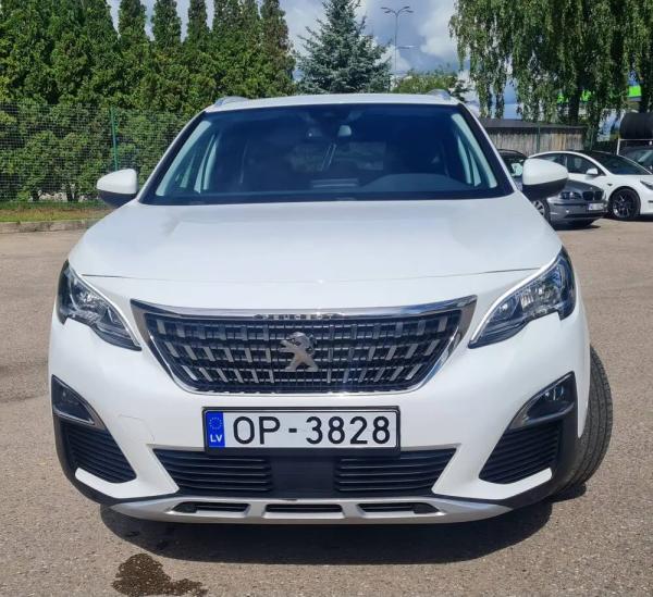 White Peugeot 5008 2020 in Jelgava, with an engine capacity of 1.50 L and mileage of 162 thousand km for 11900 €, photo 1 on AUTOMOTO.COM.LV