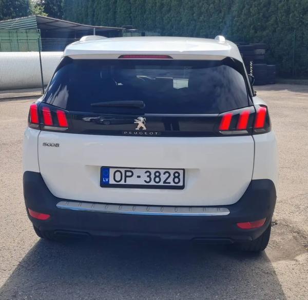 White Peugeot 5008 2020 in Jelgava, with an engine capacity of 1.50 L and mileage of 162 thousand km for 11900 €, photo 8 on AUTOMOTO.COM.LV