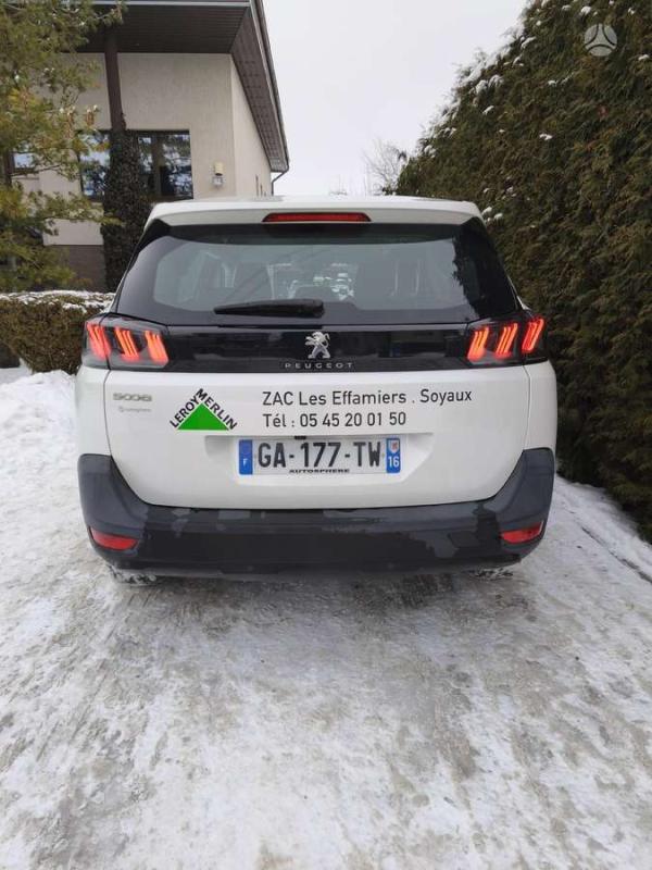 White Peugeot 5008 2021 in Kalvarija, with an engine capacity of 1.20 L and mileage of 74 thousand km for 14278 €, photo 8 on AUTOMOTO.COM.LV