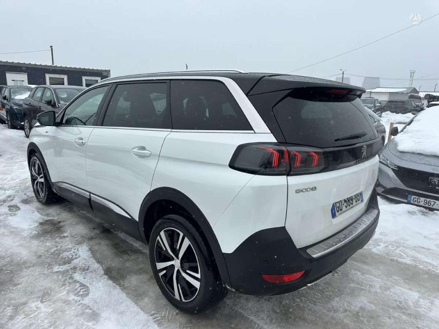 White Peugeot 5008 2021 in Vilnius, with an engine capacity of 1.20 L and mileage of 166 thousand km for 15487 €, photo 6 on AUTOMOTO.COM.LV
