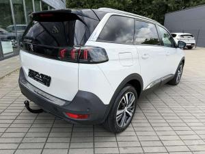 White Peugeot 5008 2021 in Kaunas, with an engine capacity of 1.20 L and mileage of 164 thousand km for 15200 €, photo 4 on AUTOMOTO.COM.LV