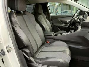 White Peugeot 5008 2021 in Kaunas, with an engine capacity of 1.20 L and mileage of 164 thousand km for 15200 €, photo 12 on AUTOMOTO.COM.LV