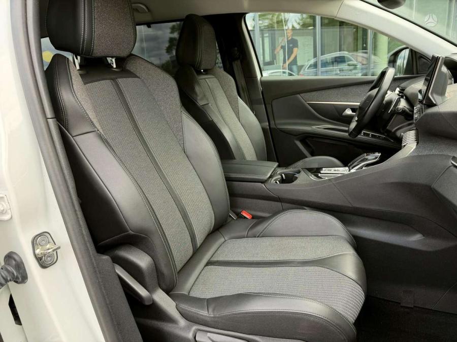 White Peugeot 5008 2021 in Kaunas, with an engine capacity of 1.20 L and mileage of 164 thousand km for 15200 €, photo 12 on AUTOMOTO.COM.LV