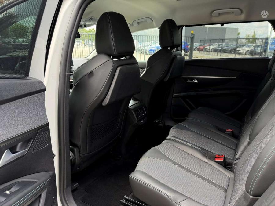 White Peugeot 5008 2021 in Kaunas, with an engine capacity of 1.20 L and mileage of 164 thousand km for 15200 €, photo 14 on AUTOMOTO.COM.LV