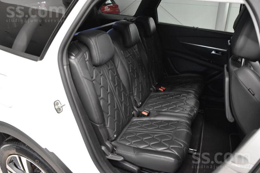 White Peugeot 5008 2021 in Riga, with an engine capacity of 1.20 L and mileage of 104 thousand km for 17990 €, photo 32 on AUTOMOTO.COM.LV