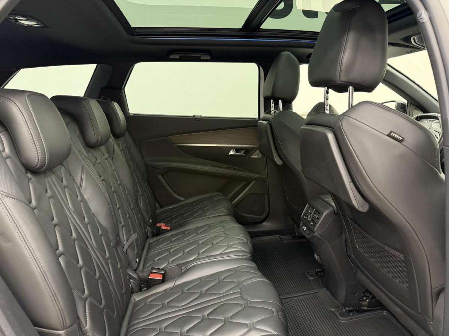 White Peugeot 5008 2021 in Vilnius, with an engine capacity of 1.20 L and mileage of 44 thousand km for 19990 €, photo 35 on AUTOMOTO.COM.LV