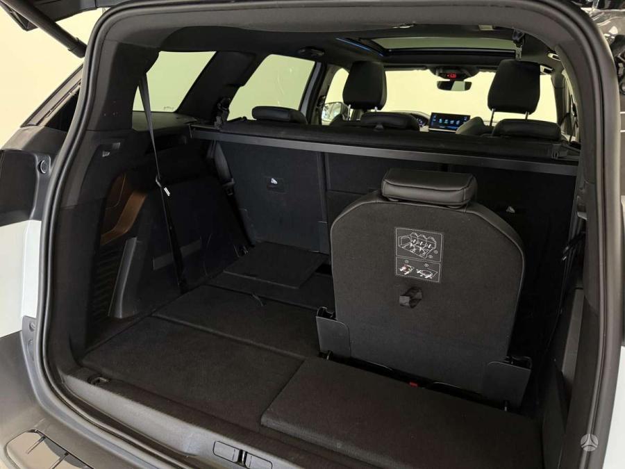 White Peugeot 5008 2021 in Vilnius, with an engine capacity of 1.20 L and mileage of 44 thousand km for 19990 €, photo 39 on AUTOMOTO.COM.LV