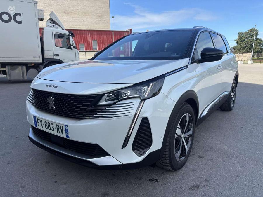 White Peugeot 5008 2021 in Taurage, with an engine capacity of 2.00 L and mileage of 210 thousand km for 16500 €, photo 4 on AUTOMOTO.COM.LV