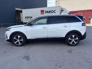 White Peugeot 5008 2021 in Taurage, with an engine capacity of 2.00 L and mileage of 210 thousand km for 16500 €, photo 5 on AUTOMOTO.COM.LV