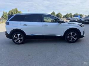 White Peugeot 5008 2021 in Taurage, with an engine capacity of 2.00 L and mileage of 210 thousand km for 16500 €, photo 7 on AUTOMOTO.COM.LV