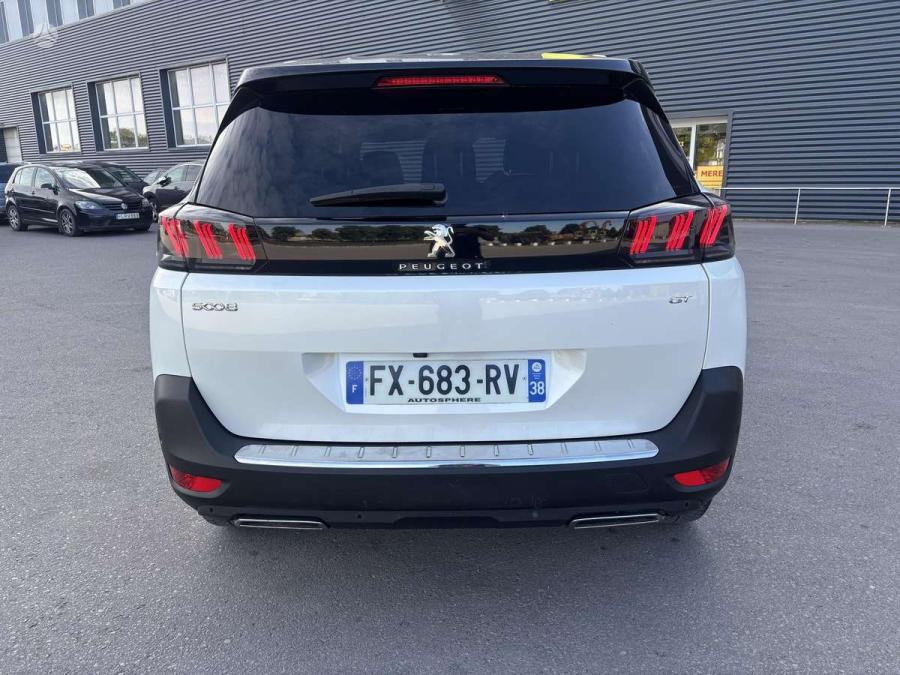 White Peugeot 5008 2021 in Taurage, with an engine capacity of 2.00 L and mileage of 210 thousand km for 16500 €, photo 9 on AUTOMOTO.COM.LV