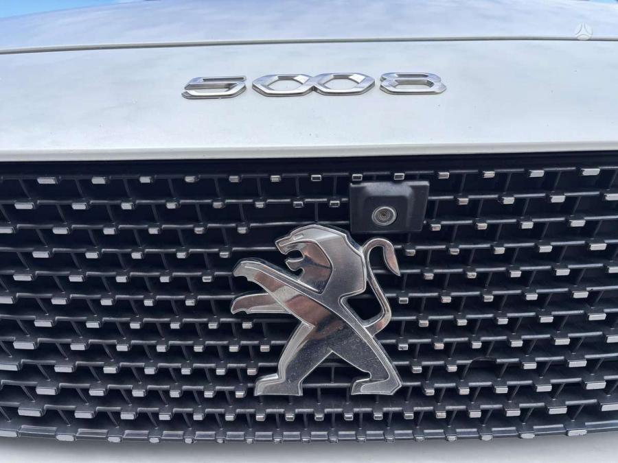 White Peugeot 5008 2021 in Taurage, with an engine capacity of 2.00 L and mileage of 210 thousand km for 16500 €, photo 12 on AUTOMOTO.COM.LV