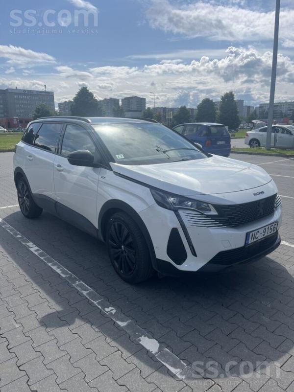 White Peugeot 5008 2022 in Riga, with an engine capacity of 1.20 L and mileage of 57 thousand km for 23000 €, photo 1 on AUTOMOTO.COM.LV