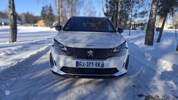 White Peugeot 5008 2022 in Taurage, with an engine capacity of 1.50 L and mileage of 212 thousand km for 16200 €, photo 1 on AUTOMOTO.COM.LV