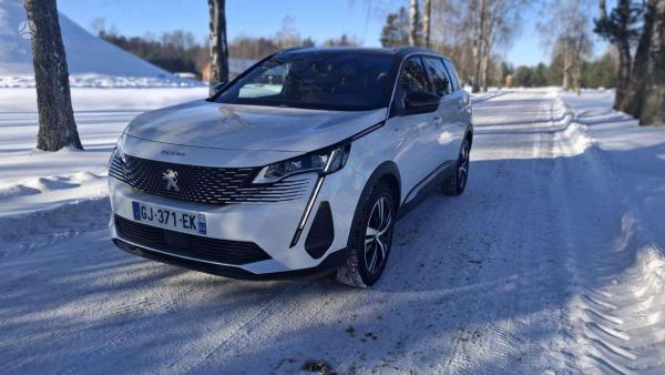 White Peugeot 5008 2022 in Taurage, with an engine capacity of 1.50 L and mileage of 212 thousand km for 16200 €, photo 2 on AUTOMOTO.COM.LV