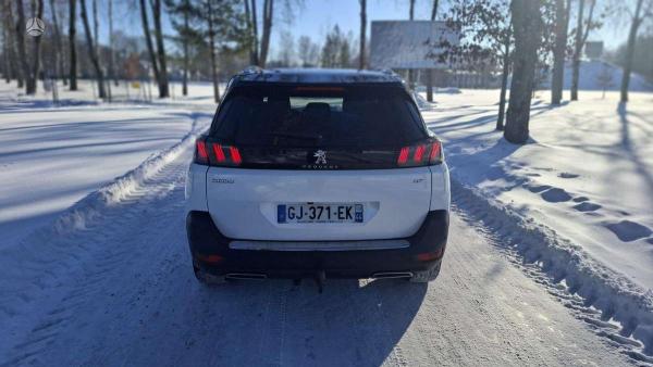White Peugeot 5008 2022 in Taurage, with an engine capacity of 1.50 L and mileage of 212 thousand km for 16200 €, photo 7 on AUTOMOTO.COM.LV