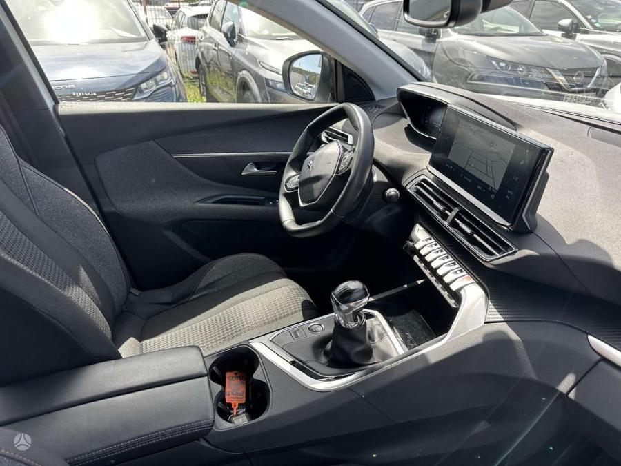 Balts Peugeot 5008 2022 Viļņa, ar dzinēja tilpumu 1.20 L un nobraukumu 159 tūkst. km par 12462 €, foto 18 vietnē AUTOMOTO.COM.LV