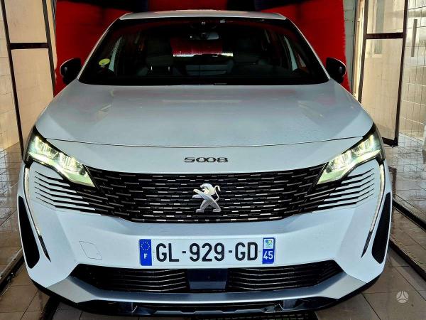 White Peugeot 5008 2022 in Klaipeda, with an engine capacity of 1.50 L and mileage of 109 thousand km for 15400 €, photo 1 on AUTOMOTO.COM.LV