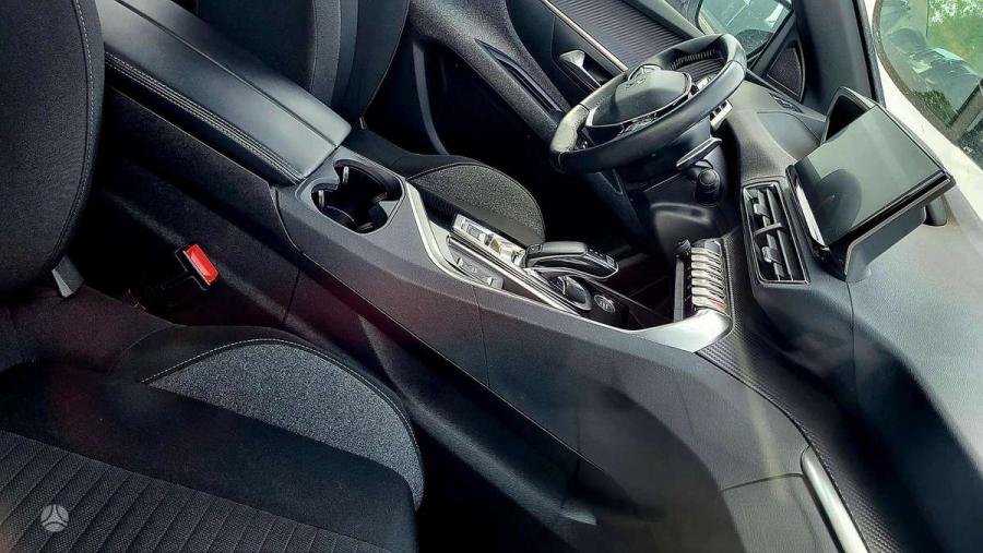 Balts Peugeot 5008 2022 Klaipėda, ar dzinēja tilpumu 1.50 L un nobraukumu 109 tūkst. km par 15400 €, foto 10 vietnē AUTOMOTO.COM.LV