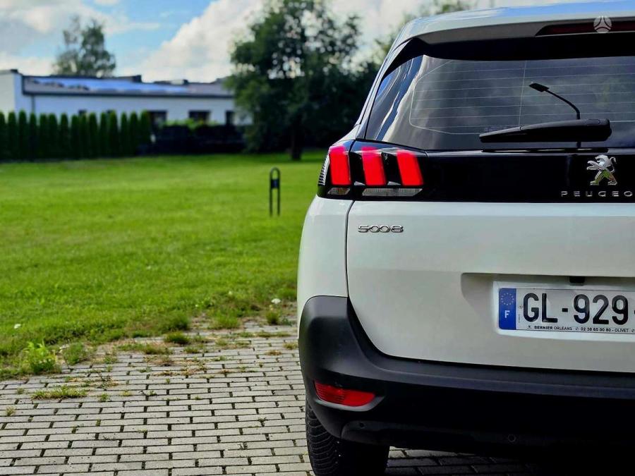Balts Peugeot 5008 2022 Tauragė, ar dzinēja tilpumu 1.50 L un nobraukumu 110 tūkst. km par 15500 €, foto 14 vietnē AUTOMOTO.COM.LV