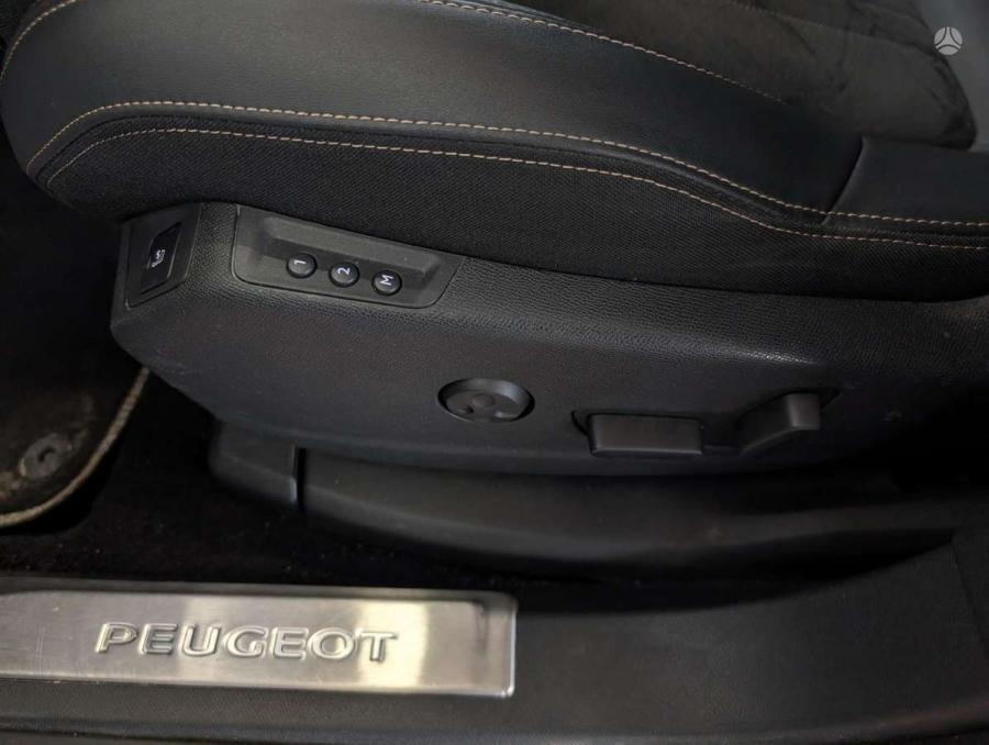 Balts Peugeot 5008 2023 Kauņa, ar dzinēja tilpumu 1.97 L un nobraukumu 64 tūkst. km par 31200 €, foto 11 vietnē AUTOMOTO.COM.LV