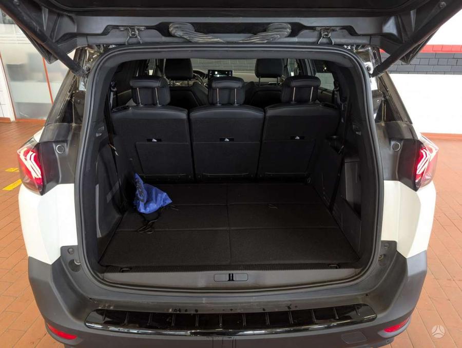 Balts Peugeot 5008 2023 Kauņa, ar dzinēja tilpumu 1.97 L un nobraukumu 64 tūkst. km par 31200 €, foto 27 vietnē AUTOMOTO.COM.LV