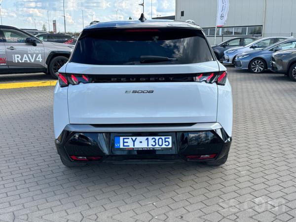 Balts Peugeot 5008 2024 Liepāja, ar dzinēja tilpumu 1.60 L un nobraukumu 10 tūkst. km par 37900 €, foto 8 vietnē AUTOMOTO.COM.LV