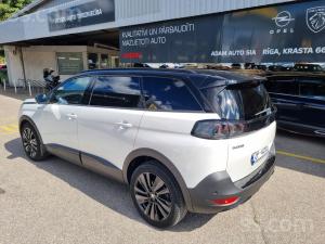 White Peugeot 5008 2024 in Riga, with an engine capacity of 1.50 L and mileage of 39 thousand km for 24300 €, photo 5 on AUTOMOTO.COM.LV