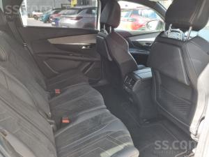 White Peugeot 5008 2024 in Riga, with an engine capacity of 1.50 L and mileage of 39 thousand km for 24300 €, photo 8 on AUTOMOTO.COM.LV
