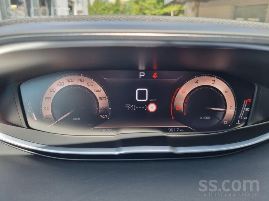 White Peugeot 5008 2024 in Riga, with an engine capacity of 1.50 L and mileage of 39 thousand km for 24300 €, photo 10 on AUTOMOTO.COM.LV