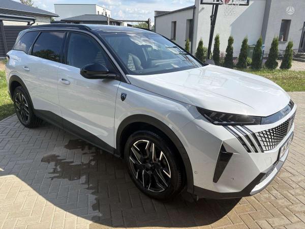 Balts Peugeot 5008 2025 Viļņa, ar dzinēja tilpumu 1.20 L un nobraukumu 20 tūkst. km par 33200 €, foto 5 vietnē AUTOMOTO.COM.LV