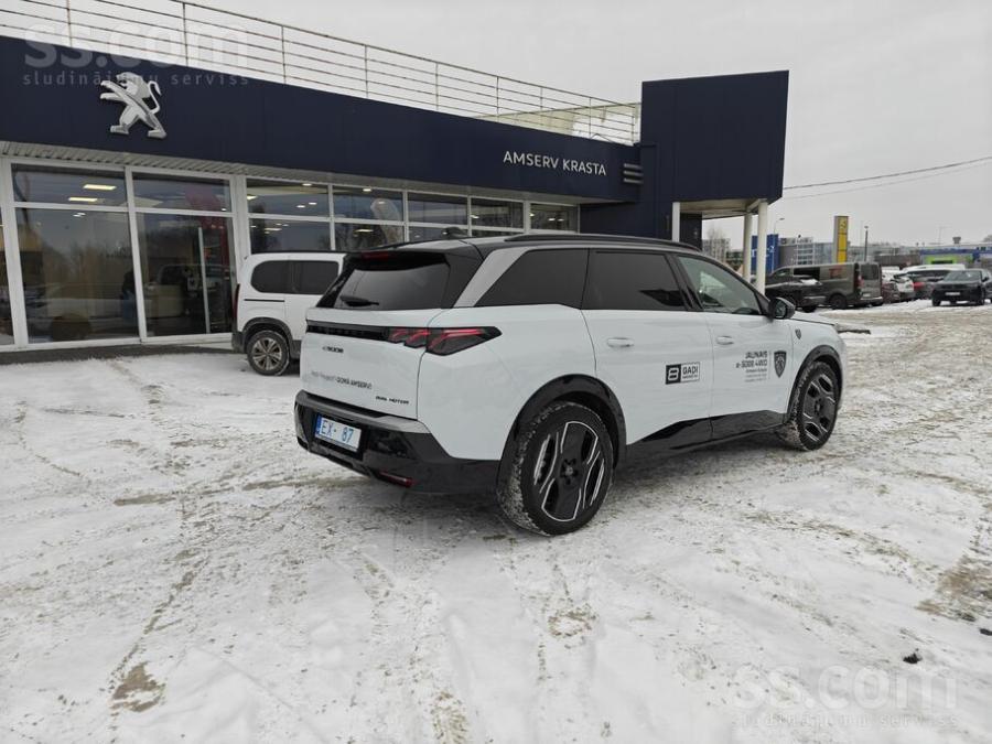 Balts Peugeot 5008 2026 Rīga, ar dzinēja tilpumu 0.00 L un nobraukumu 1 tūkst. km par 54400 €, foto 4 vietnē AUTOMOTO.COM.LV
