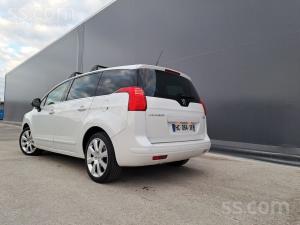 Белый Пежо 5008 2010 в Рига, объемом двигателя 1.60 л и пробегом 0 тыс. км за 4150 €, фото 4 на AUTOMOTO.COM.LV
