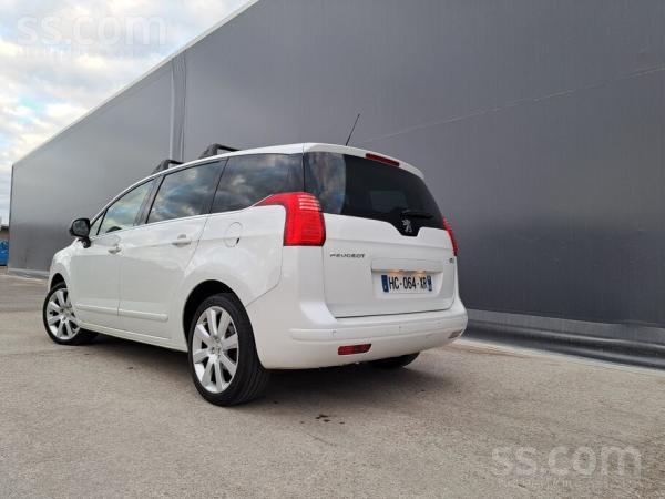 Balts Peugeot 5008 2010 Rīga, ar dzinēja tilpumu 1.60 L un nobraukumu 0 tūkst. km par 4150 €, foto 4 vietnē AUTOMOTO.COM.LV