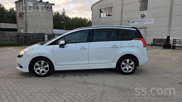 Белый Пежо 5008 2010 в Рига, объемом двигателя 2.00 л и пробегом 270 тыс. км за 2600 €, фото 4 на AUTOMOTO.COM.LV