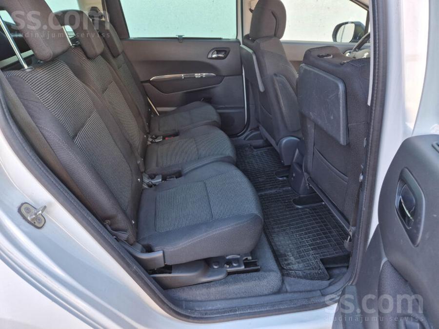 Balts Peugeot 5008 2011 Rīga, ar dzinēja tilpumu 2.00 L un nobraukumu 275 tūkst. km par 4400 €, foto 12 vietnē AUTOMOTO.COM.LV