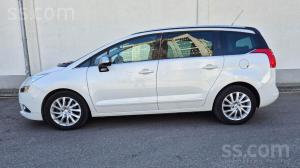 Balts Peugeot 5008 2011 Daugavpils, ar dzinēja tilpumu 2.00 L un nobraukumu 277 tūkst. km par 4450 €, foto 3 vietnē AUTOMOTO.COM.LV