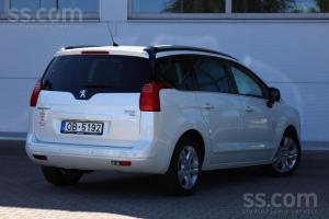 White Peugeot 5008 2012 in Riga, with an engine capacity of 1.60 L and mileage of 0 thousand km for 4495 €, photo 5 on AUTOMOTO.COM.LV