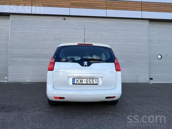 Balts Peugeot 5008 2012 Rīga, ar dzinēja tilpumu 1.60 L un nobraukumu 304 tūkst. km par 3200 €, foto 4 vietnē AUTOMOTO.COM.LV