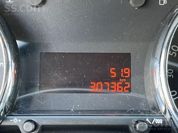 Balts Peugeot 5008 2012 Rīga, ar dzinēja tilpumu 1.60 L un nobraukumu 304 tūkst. km par 3200 €, foto 9 vietnē AUTOMOTO.COM.LV