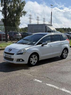 White Peugeot 5008 2012 in Vilnius, with an engine capacity of 1.56 L and mileage of 270 thousand km for 3700 €, photo  on AUTOMOTO.COM.LV