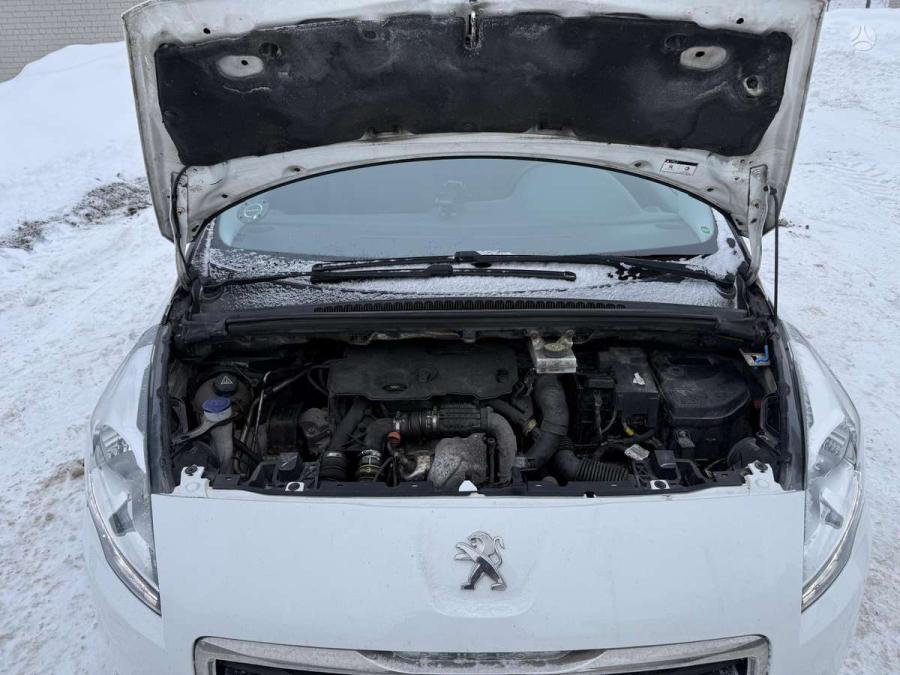 Balts Peugeot 5008 2014 Telšiai, ar dzinēja tilpumu 1.56 L un nobraukumu 282 tūkst. km par 5200 €, foto 19 vietnē AUTOMOTO.COM.LV