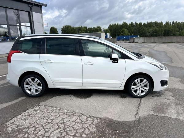 Balts Peugeot 5008 2014 Panevēža, ar dzinēja tilpumu 2.00 L un nobraukumu 324 tūkst. km par 4500 €, foto 4 vietnē AUTOMOTO.COM.LV