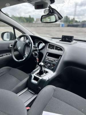 Balts Peugeot 5008 2014 Panevēža, ar dzinēja tilpumu 2.00 L un nobraukumu 324 tūkst. km par 4500 €, foto 13 vietnē AUTOMOTO.COM.LV