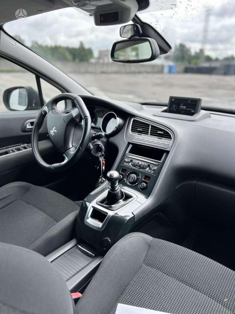 Balts Peugeot 5008 2014 Panevēža, ar dzinēja tilpumu 2.00 L un nobraukumu 324 tūkst. km par 4500 €, foto 13 vietnē AUTOMOTO.COM.LV