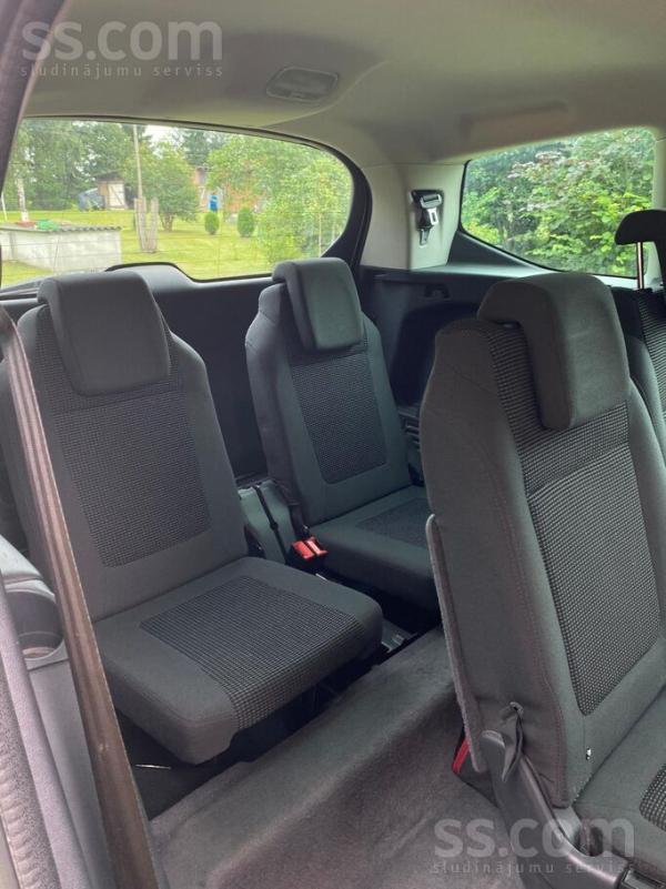 Balts Peugeot 5008 2014 Rīga, ar dzinēja tilpumu 1.60 L un nobraukumu 302 tūkst. km par 4500 €, foto 4 vietnē AUTOMOTO.COM.LV