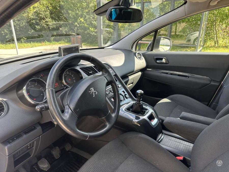 Balts Peugeot 5008 2014 Telšiai, ar dzinēja tilpumu 1.56 L un nobraukumu 321 tūkst. km par 4150 €, foto 11 vietnē AUTOMOTO.COM.LV
