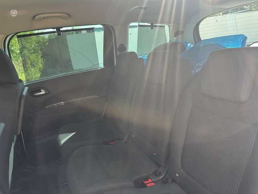 Balts Peugeot 5008 2014 Telšiai, ar dzinēja tilpumu 1.56 L un nobraukumu 321 tūkst. km par 4150 €, foto 15 vietnē AUTOMOTO.COM.LV